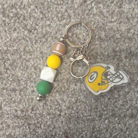 The Wrist Connector | Accessories | Vintage Green Bay Helmet Keychain ...